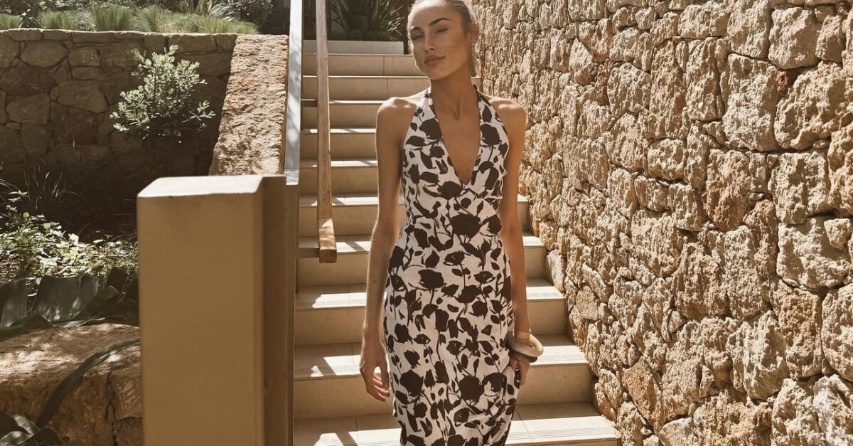 Réalisation Par Simone dress in chocolate size small – Rent a Dress