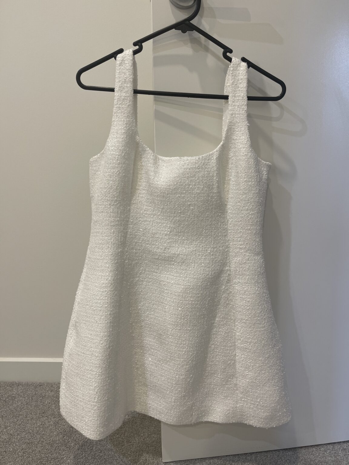 Brand: Meshki – Rent a Dress